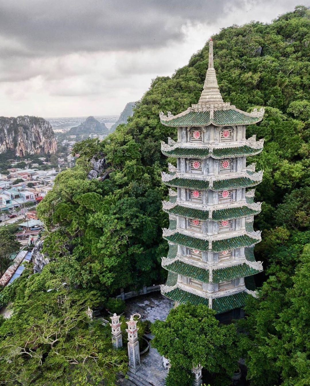 Top 10 địa điểm du lịch Đà Nẵng nổi tiếng - Vé Cáp Treo Bà Nà Hills